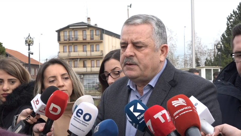 Agim Veliu nuk tregon nëse sot nënshkruhet koalicioni me LVV-në, thotë ...