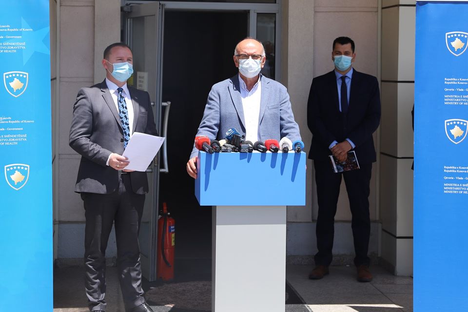 IKSHPK: Të mbyllen sektorët ku ka raste pozitive, bartja e maskave të ...