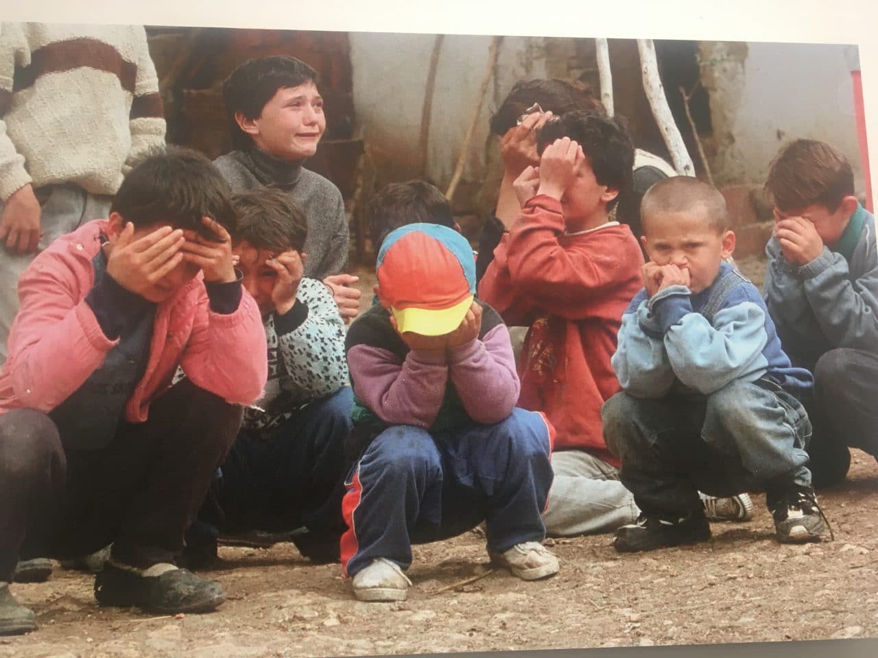 “Nanë, po me dhemb barku” – “Kur e kam kqyr i kishin ra zorrët ... “Nanë, po me dhemb barku” – “Kur e kam kqyr i kishin ra zorrët ...