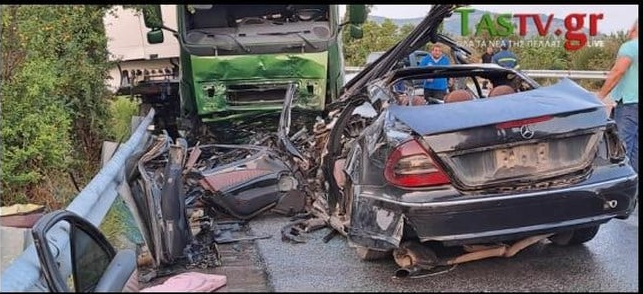 Aksident tragjik, makina përplaset me kamionin. Humbin jetën 5 shqiptarë