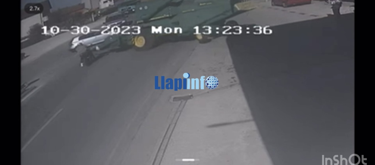 Momenti kur ndodhi aksidenti i sotëm në Podujevë (Video) Momenti kur ndodhi aksidenti i sotëm në Podujevë (Video)