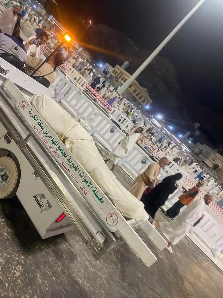 Varroset në Mekë llapjani Muharrem Gashi (Pamje nga ceremonia e varrimit) Varroset në Mekë llapjani Muharrem Gashi (Pamje nga ceremonia e varrimit)